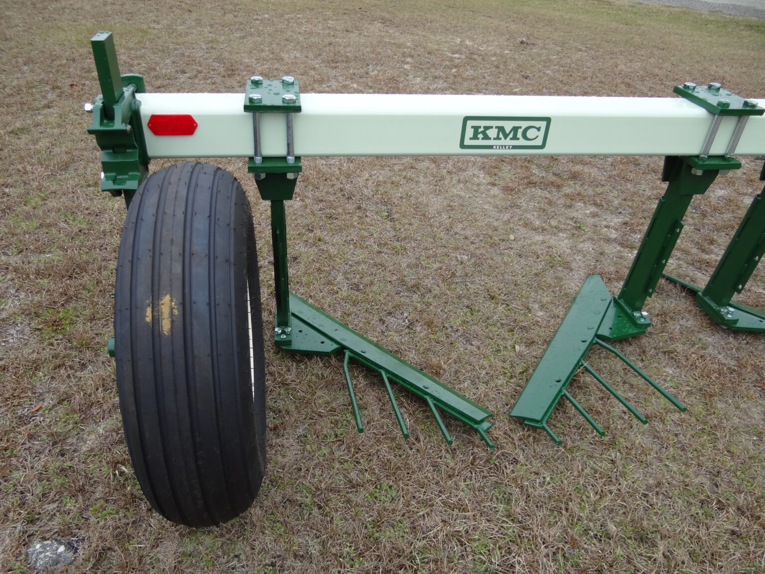 Vine Lifter - Kelley Manufacturing