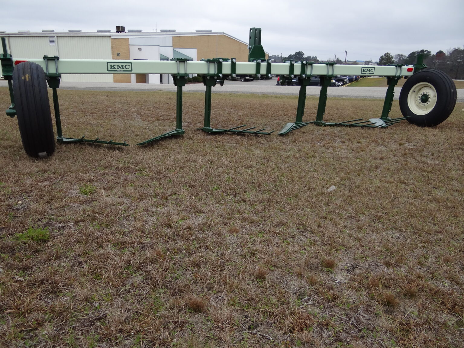Vine Lifter - Kelley Manufacturing